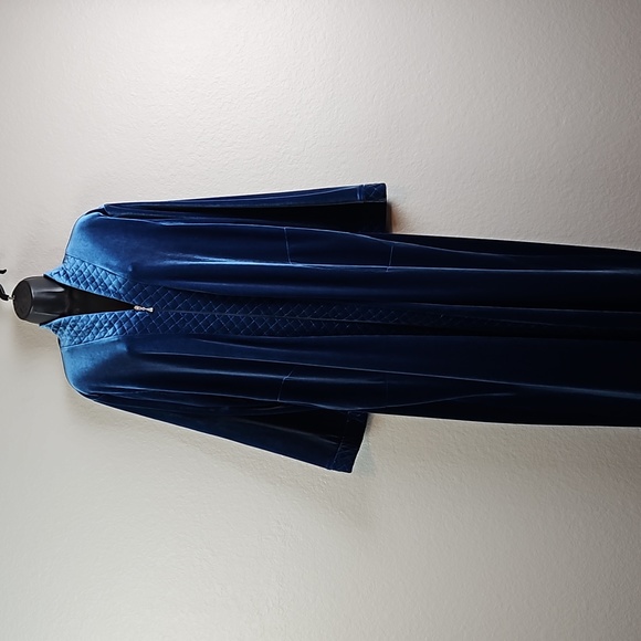 Diamond Tea | Intimates & Sleepwear | Diamond Tea Womens Zipper Front ...